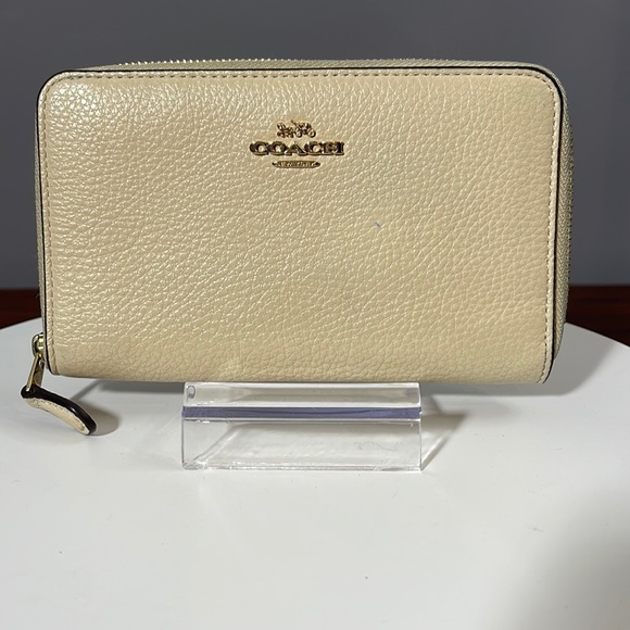 Coach | Bags | Coach Leather Zip Wallet Cream With Gold Tone Hardware ...